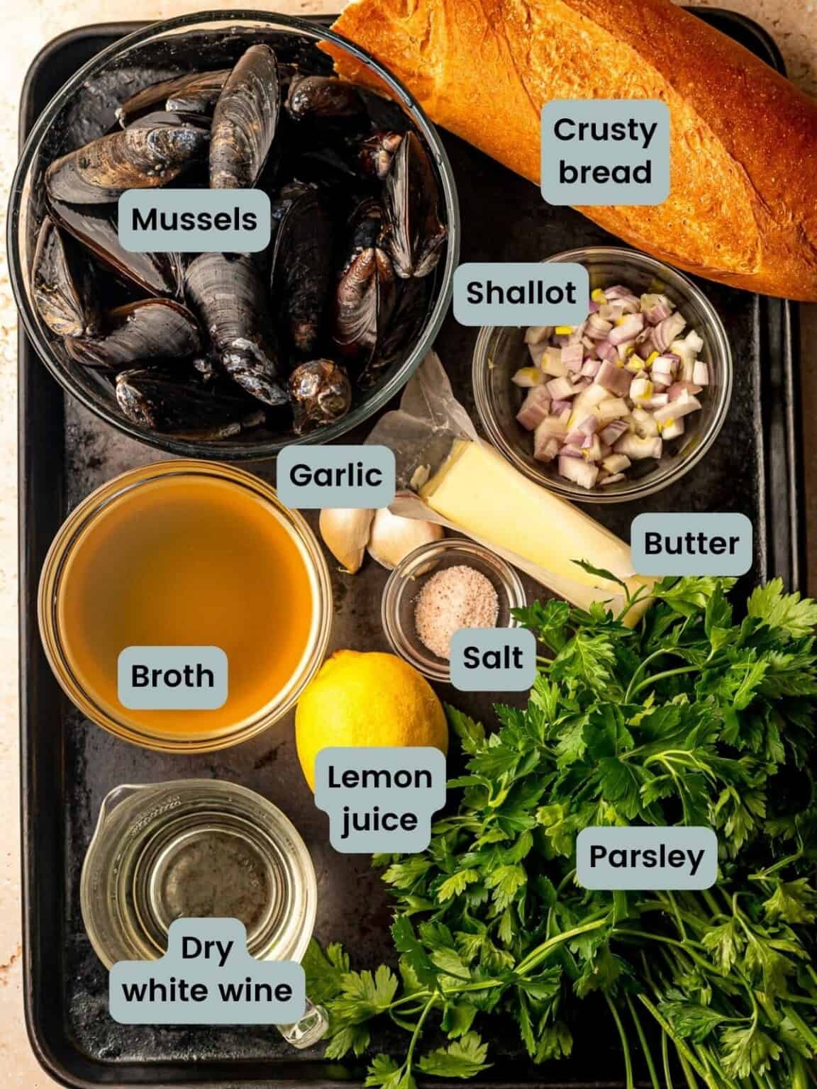 Garlic Butter Mussels in White Wine Sauce (Quick Summer Seafood ...