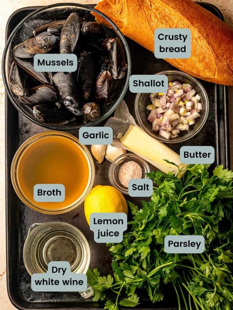 Garlic Butter Mussels in White Wine Sauce (Quick Summer Seafood ...